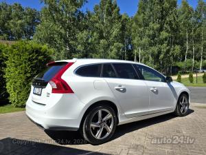 White Volvo V60 2013 in Tartu, with an engine capacity of 2.40 L and mileage of 285 thousand km for 9700 €, photo 26 on AUTOMOTO.COM.LV