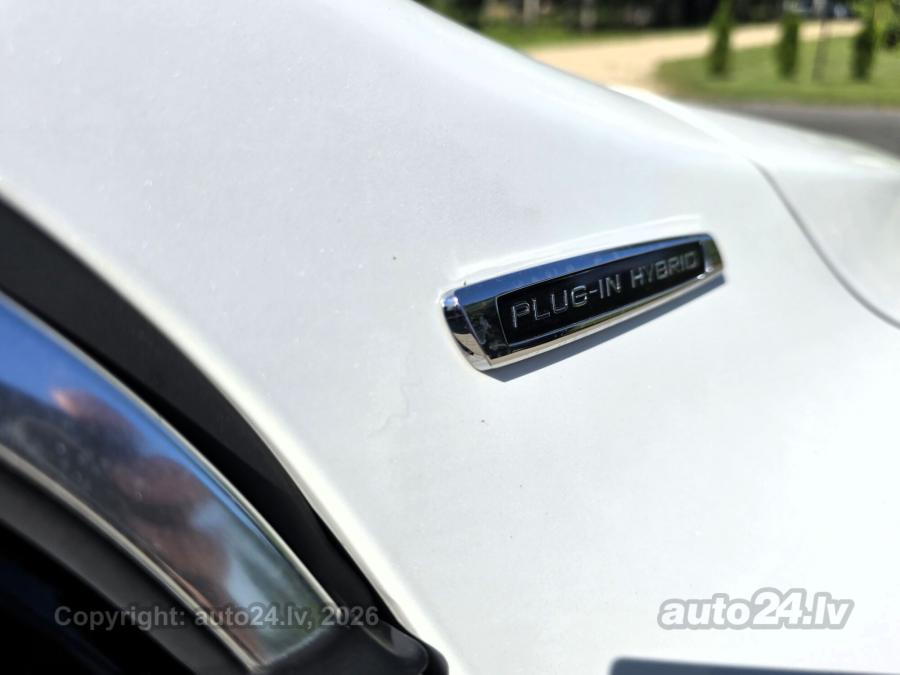 White Volvo V60 2013 in Tartu, with an engine capacity of 2.40 L and mileage of 285 thousand km for 9700 €, photo 28 on AUTOMOTO.COM.LV