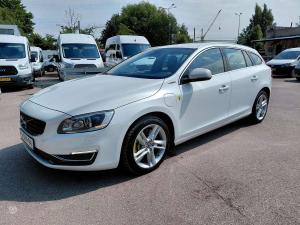 Balts Volvo V60 2013 Klaipėda, ar dzinēja tilpumu 2.40 L un nobraukumu 318 tūkst. km par 6950 €, foto 3 vietnē AUTOMOTO.COM.LV