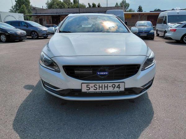 Белый Вольво B60 2013 в Клайпеда, объемом двигателя 2.40 л и пробегом 318 тыс. км за 6950 €, фото 3 на AUTOMOTO.COM.LV