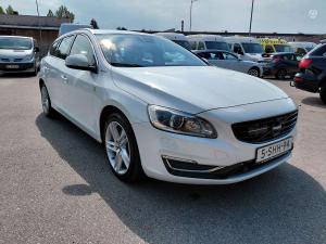 Balts Volvo V60 2013 Klaipėda, ar dzinēja tilpumu 2.40 L un nobraukumu 318 tūkst. km par 6950 €, foto 5 vietnē AUTOMOTO.COM.LV