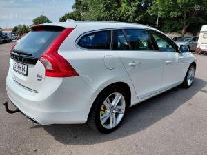 Balts Volvo V60 2013 Klaipėda, ar dzinēja tilpumu 2.40 L un nobraukumu 318 tūkst. km par 6950 €, foto 7 vietnē AUTOMOTO.COM.LV