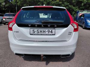 Balts Volvo V60 2013 Klaipėda, ar dzinēja tilpumu 2.40 L un nobraukumu 318 tūkst. km par 6950 €, foto 10 vietnē AUTOMOTO.COM.LV
