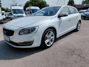 Balts Volvo V60 2013 Klaipėda, ar dzinēja tilpumu 2.40 L un nobraukumu 318 tūkst. km par 6950 €, foto 11 vietnē AUTOMOTO.COM.LV