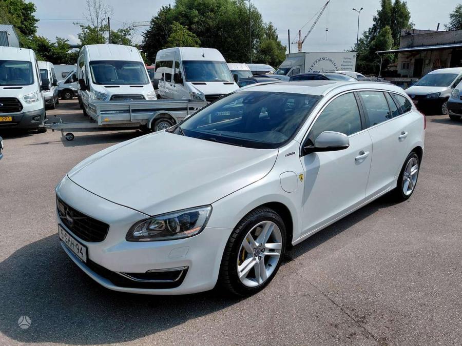 Balts Volvo V60 2013 Klaipėda, ar dzinēja tilpumu 2.40 L un nobraukumu 318 tūkst. km par 6950 €, foto 14 vietnē AUTOMOTO.COM.LV