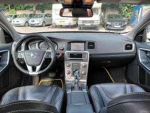 Balts Volvo V60 2013 Klaipėda, ar dzinēja tilpumu 2.40 L un nobraukumu 318 tūkst. km par 6950 €, foto 21 vietnē AUTOMOTO.COM.LV