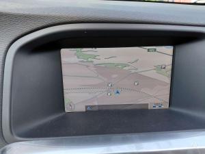 Balts Volvo V60 2013 Klaipėda, ar dzinēja tilpumu 2.40 L un nobraukumu 318 tūkst. km par 6950 €, foto 28 vietnē AUTOMOTO.COM.LV