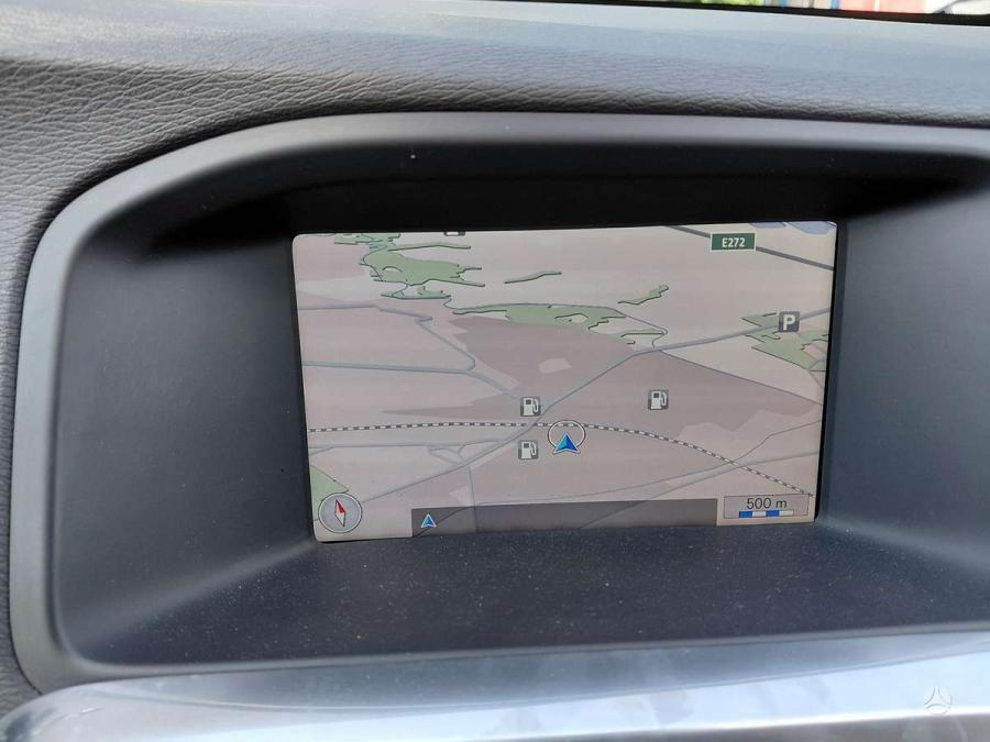 Balts Volvo V60 2013 Klaipėda, ar dzinēja tilpumu 2.40 L un nobraukumu 318 tūkst. km par 6950 €, foto 28 vietnē AUTOMOTO.COM.LV