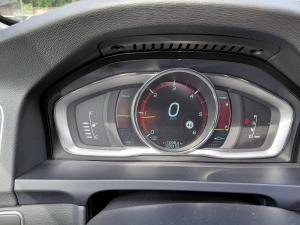 Balts Volvo V60 2013 Klaipėda, ar dzinēja tilpumu 2.40 L un nobraukumu 318 tūkst. km par 6950 €, foto 29 vietnē AUTOMOTO.COM.LV