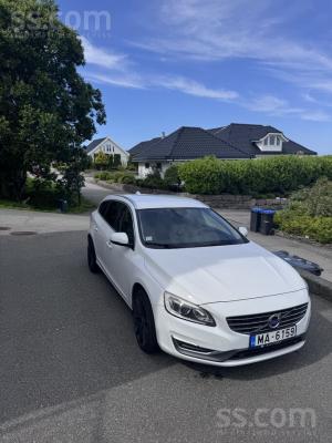 Balts Volvo V60 2013 Aizkraukle, ar dzinēja tilpumu 2.40 L un nobraukumu 250 tūkst. km par 7250 €, foto 4 vietnē AUTOMOTO.COM.LV