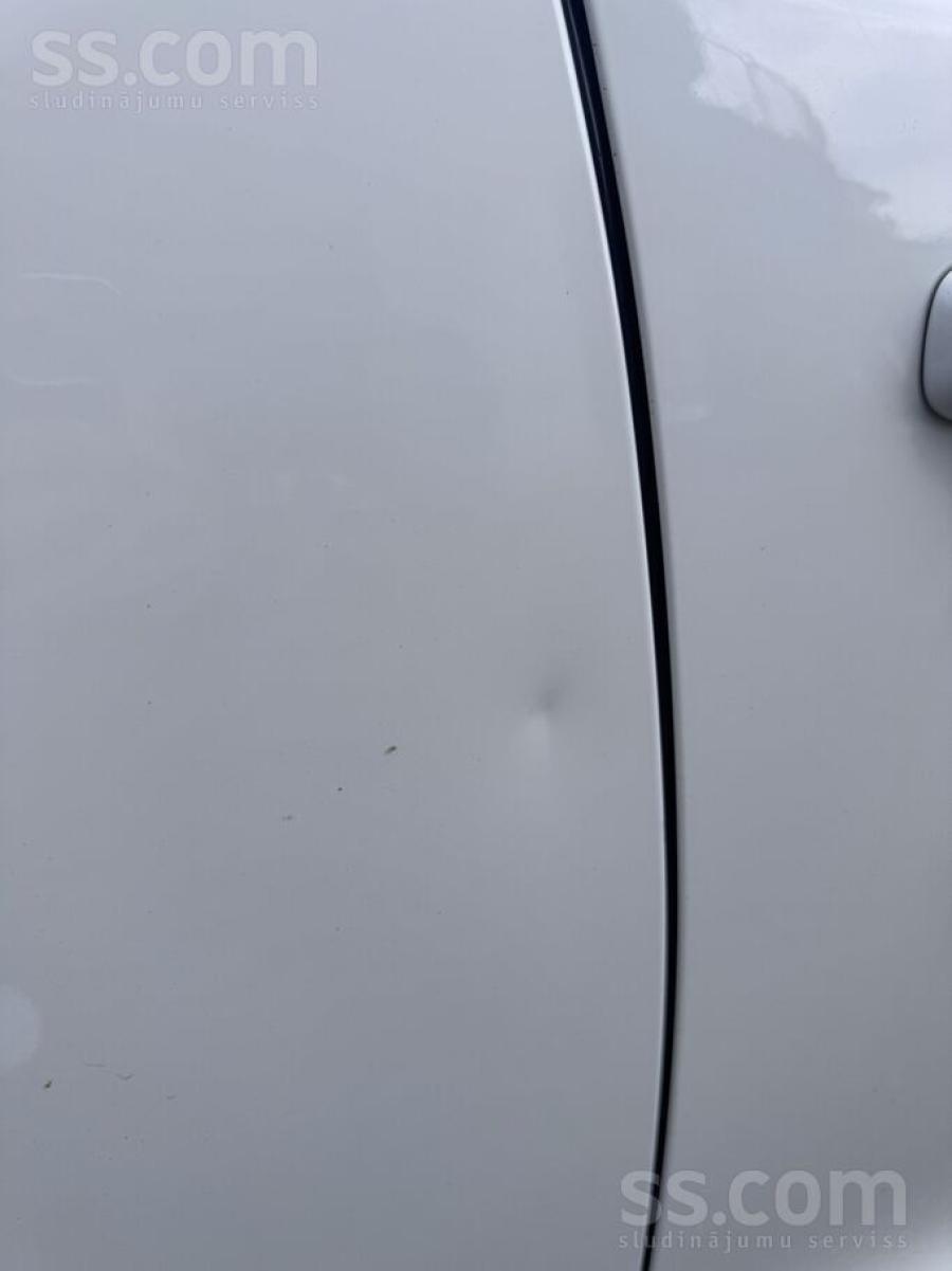 Balts Volvo V60 2013 Aizkraukle, ar dzinēja tilpumu 2.40 L un nobraukumu 250 tūkst. km par 7250 €, foto 6 vietnē AUTOMOTO.COM.LV