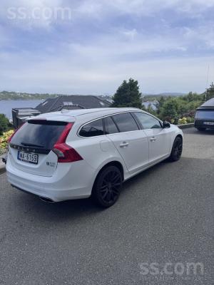 Balts Volvo V60 2013 Aizkraukle, ar dzinēja tilpumu 2.40 L un nobraukumu 250 tūkst. km par 7250 €, foto 7 vietnē AUTOMOTO.COM.LV