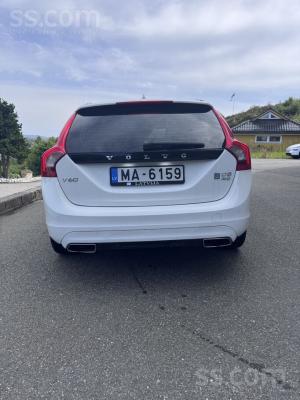 Balts Volvo V60 2013 Aizkraukle, ar dzinēja tilpumu 2.40 L un nobraukumu 250 tūkst. km par 7250 €, foto 8 vietnē AUTOMOTO.COM.LV