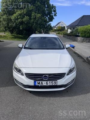Balts Volvo V60 2013 Aizkraukle, ar dzinēja tilpumu 2.40 L un nobraukumu 250 tūkst. km par 7250 €, foto 11 vietnē AUTOMOTO.COM.LV