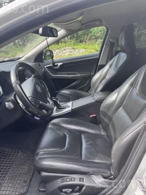 Balts Volvo V60 2013 Aizkraukle, ar dzinēja tilpumu 2.40 L un nobraukumu 250 tūkst. km par 7250 €, foto 15 vietnē AUTOMOTO.COM.LV