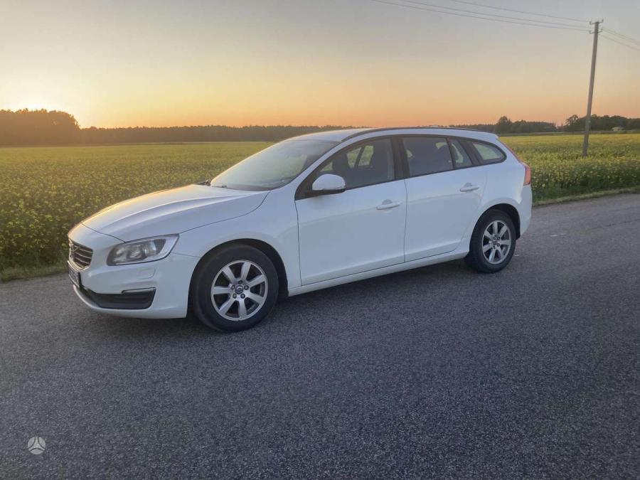 Balts Volvo V60 2013 Kėdainiai, ar dzinēja tilpumu 1.56 L un nobraukumu 422 tūkst. km par 4000 €, foto 1 vietnē AUTOMOTO.COM.LV