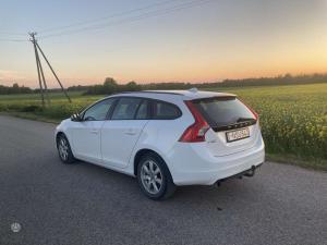 Balts Volvo V60 2013 Kėdainiai, ar dzinēja tilpumu 1.56 L un nobraukumu 422 tūkst. km par 4000 €, foto 3 vietnē AUTOMOTO.COM.LV