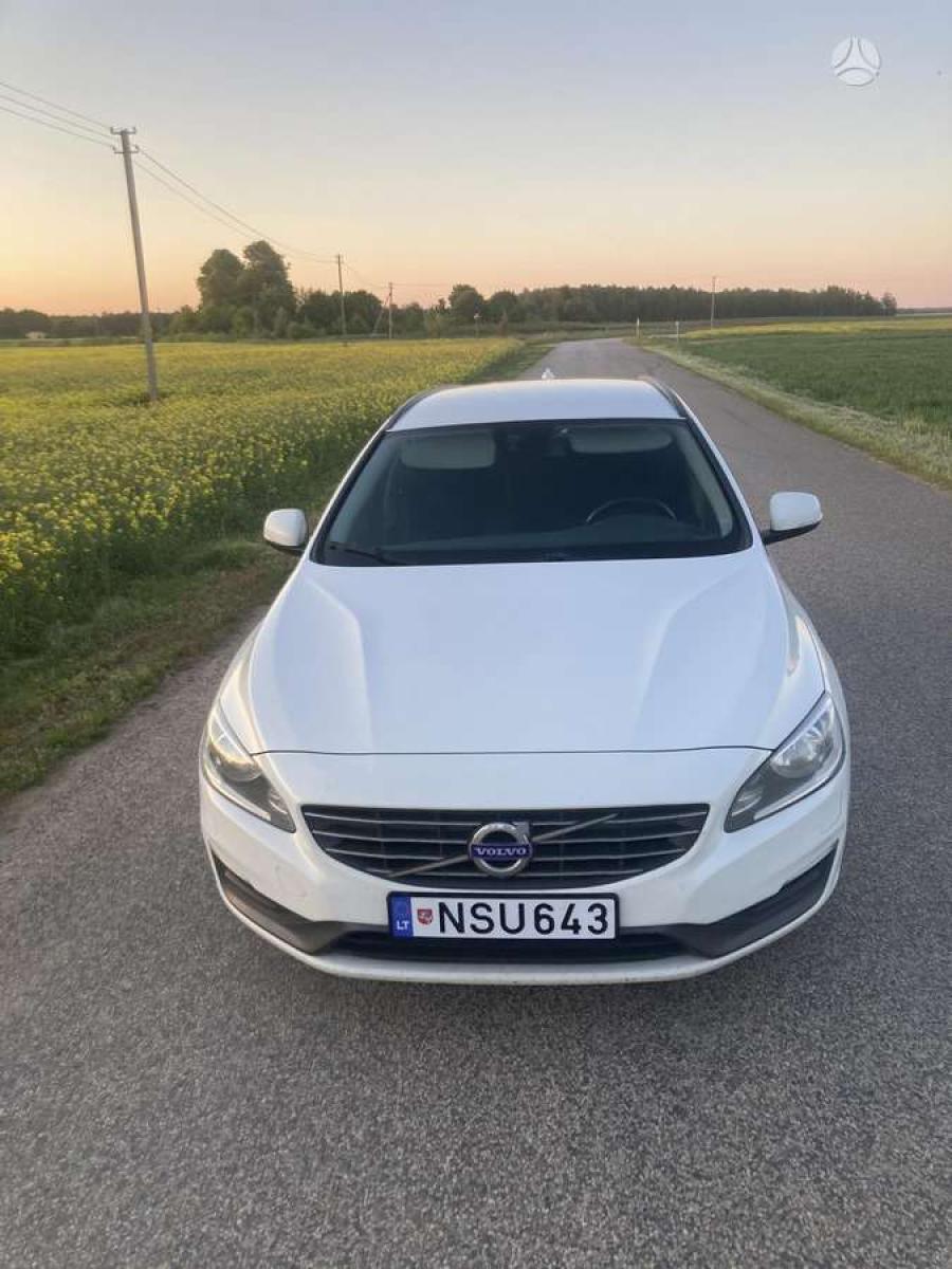 Balts Volvo V60 2013 Kėdainiai, ar dzinēja tilpumu 1.56 L un nobraukumu 422 tūkst. km par 4000 €, foto 4 vietnē AUTOMOTO.COM.LV