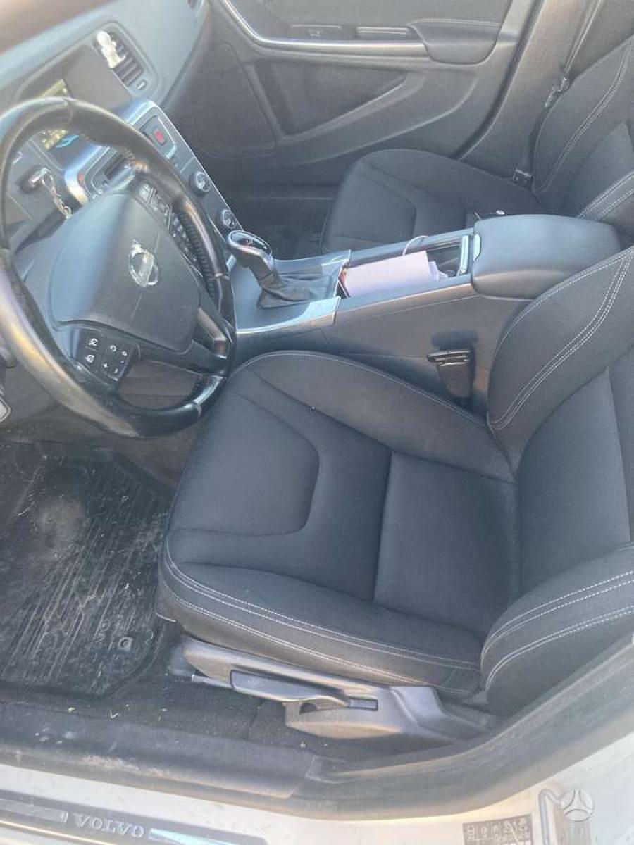 Balts Volvo V60 2013 Kėdainiai, ar dzinēja tilpumu 1.56 L un nobraukumu 422 tūkst. km par 4000 €, foto 10 vietnē AUTOMOTO.COM.LV
