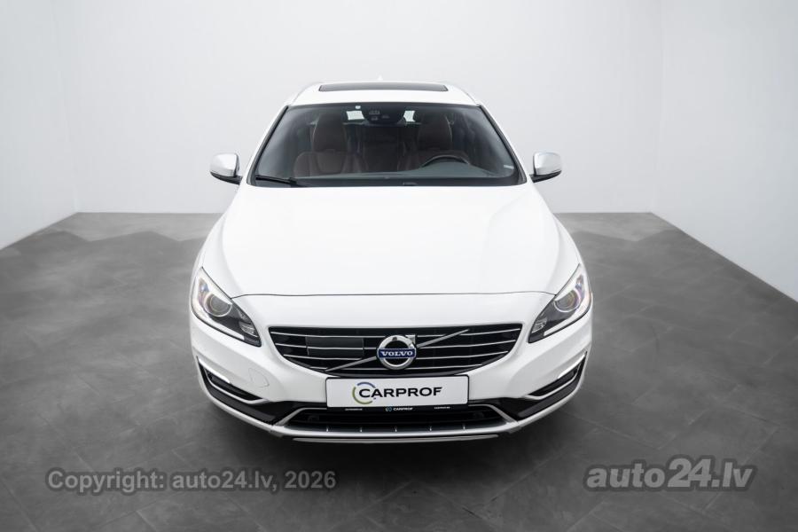 Balts Volvo V60 2013 Tallina, ar dzinēja tilpumu 2.40 L un nobraukumu 281 tūkst. km par 9999 €, foto 3 vietnē AUTOMOTO.COM.LV