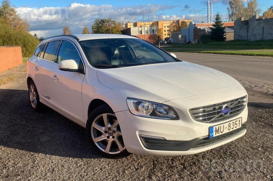 White Volvo V60 2013 in Riga, with an engine capacity of 1.60 L and mileage of 303 thousand km for 5250 €, photo 1 on AUTOMOTO.COM.LV