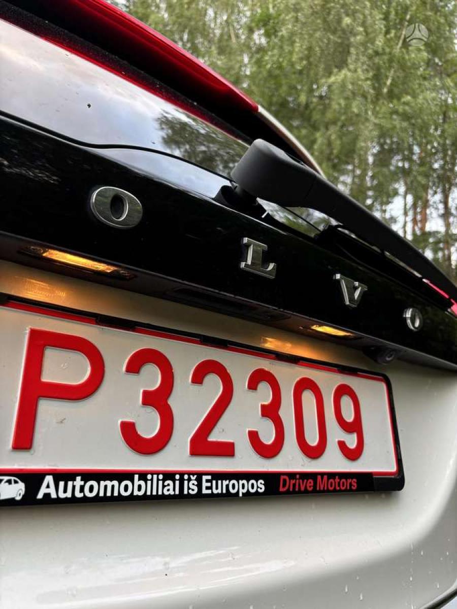 White Volvo V60 2013 in Vilnius, with an engine capacity of 2.40 L and mileage of 254 thousand km for 7600 €, photo 12 on AUTOMOTO.COM.LV