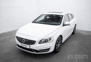 Balts Volvo V60 2013 Tallina, ar dzinēja tilpumu 2.40 L un nobraukumu 281 tūkst. km par 9998 €, foto  vietnē AUTOMOTO.COM.LV