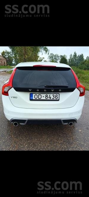 Balts Volvo V60 2013 Jēkabpils, ar dzinēja tilpumu 2.00 L un nobraukumu 320 tūkst. km par 5200 €, foto 6 vietnē AUTOMOTO.COM.LV