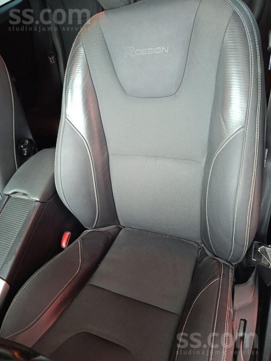 Balts Volvo V60 2013 Jēkabpils, ar dzinēja tilpumu 2.00 L un nobraukumu 320 tūkst. km par 5200 €, foto 9 vietnē AUTOMOTO.COM.LV