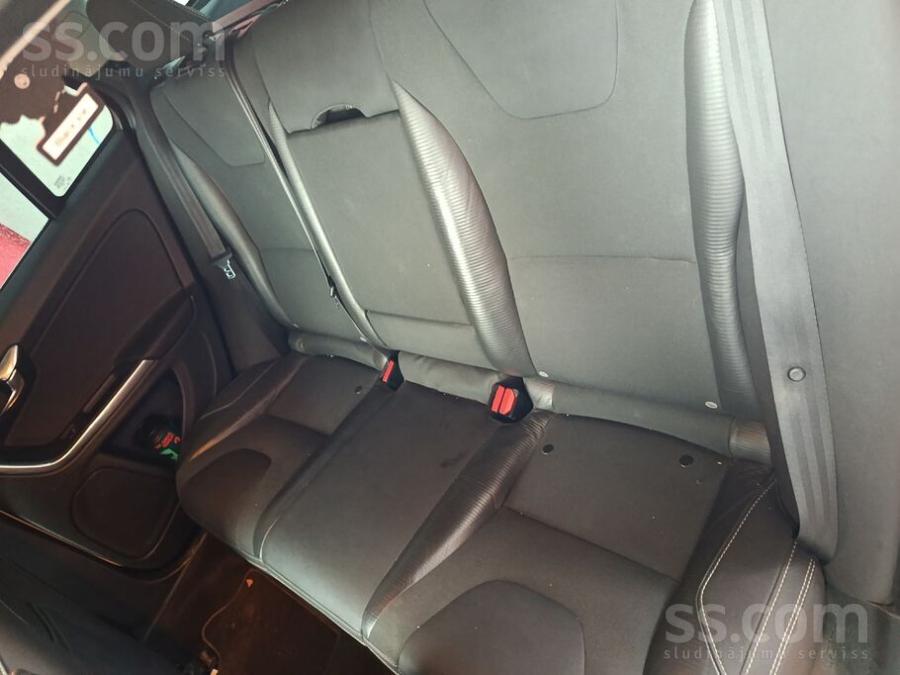 Balts Volvo V60 2013 Jēkabpils, ar dzinēja tilpumu 2.00 L un nobraukumu 320 tūkst. km par 5200 €, foto 10 vietnē AUTOMOTO.COM.LV