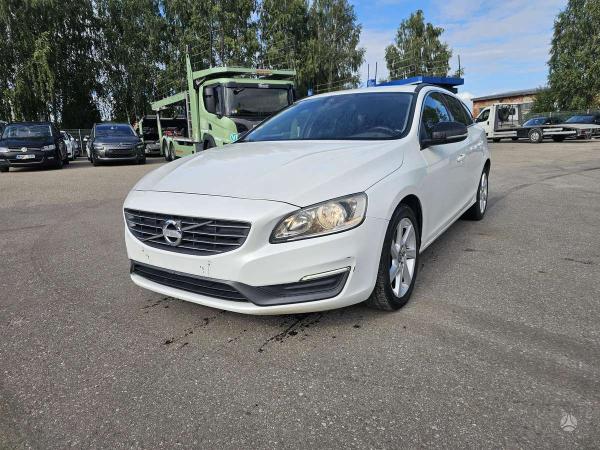 White Volvo V60 2013 in Ukmerge, with an engine capacity of 1.56 L and mileage of 200 thousand km for 3450 €, photo 1 on AUTOMOTO.COM.LV
