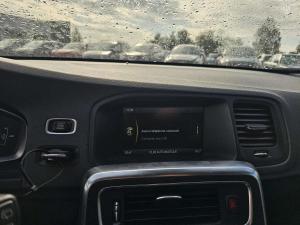 White Volvo V60 2013 in Ukmerge, with an engine capacity of 1.56 L and mileage of 200 thousand km for 3450 €, photo 19 on AUTOMOTO.COM.LV