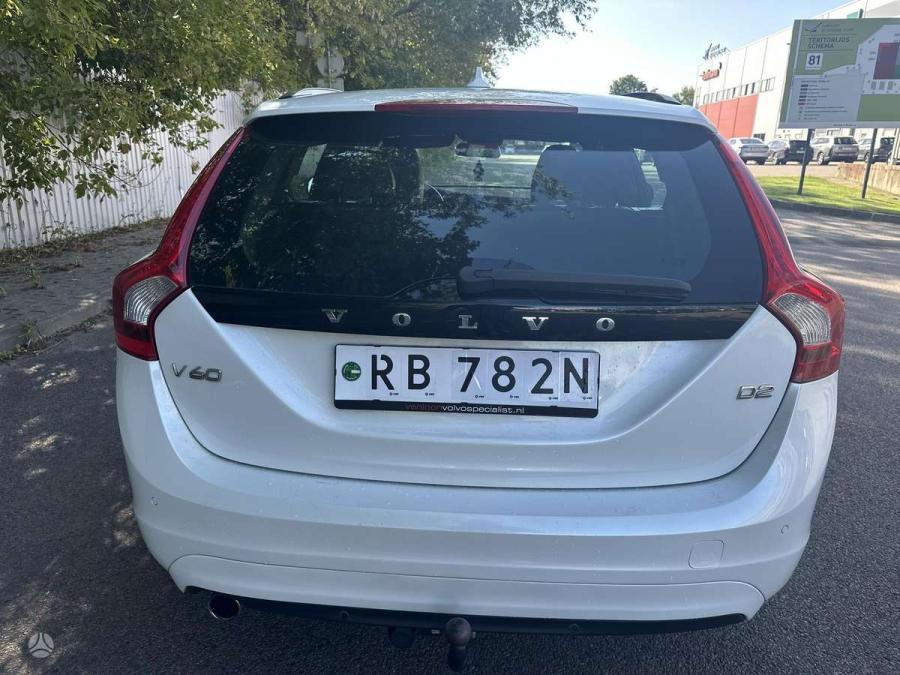 Balts Volvo V60 2013 Viļņa, ar dzinēja tilpumu 1.56 L un nobraukumu 242 tūkst. km par 6900 €, foto 5 vietnē AUTOMOTO.COM.LV