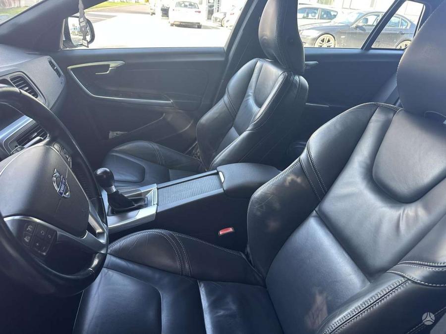 Balts Volvo V60 2013 Viļņa, ar dzinēja tilpumu 1.56 L un nobraukumu 242 tūkst. km par 6900 €, foto 6 vietnē AUTOMOTO.COM.LV