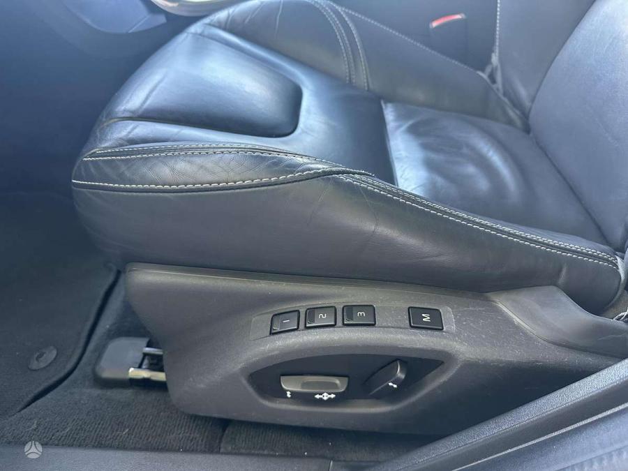 Balts Volvo V60 2013 Viļņa, ar dzinēja tilpumu 1.56 L un nobraukumu 242 tūkst. km par 6900 €, foto 13 vietnē AUTOMOTO.COM.LV