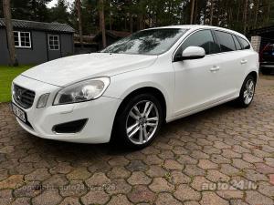 White Volvo V60 2013 in Tallinn, with an engine capacity of 2.40 L and mileage of 272 thousand km for 4900 €, photo  on AUTOMOTO.COM.LV