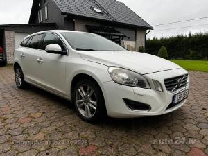 Белый Вольво B60 2013 в Таллин, объемом двигателя 2.40 л и пробегом 272 тыс. км за 4900 €, фото 3 на AUTOMOTO.COM.LV