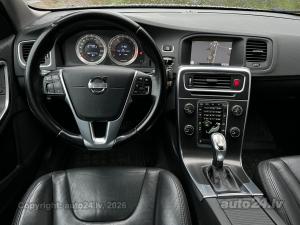 Белый Вольво B60 2013 в Таллин, объемом двигателя 2.40 л и пробегом 272 тыс. км за 4900 €, фото 13 на AUTOMOTO.COM.LV