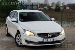 Balts Volvo V60 2014 Rīga, ar dzinēja tilpumu 1.60 L un nobraukumu 0 tūkst. km par 4350 €, foto 3 vietnē AUTOMOTO.COM.LV