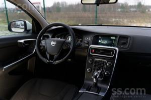 Balts Volvo V60 2014 Rīga, ar dzinēja tilpumu 1.60 L un nobraukumu 0 tūkst. km par 4350 €, foto 11 vietnē AUTOMOTO.COM.LV