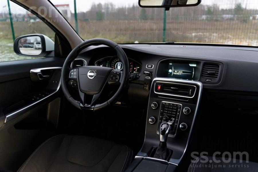 Balts Volvo V60 2014 Rīga, ar dzinēja tilpumu 1.60 L un nobraukumu 0 tūkst. km par 4350 €, foto 11 vietnē AUTOMOTO.COM.LV