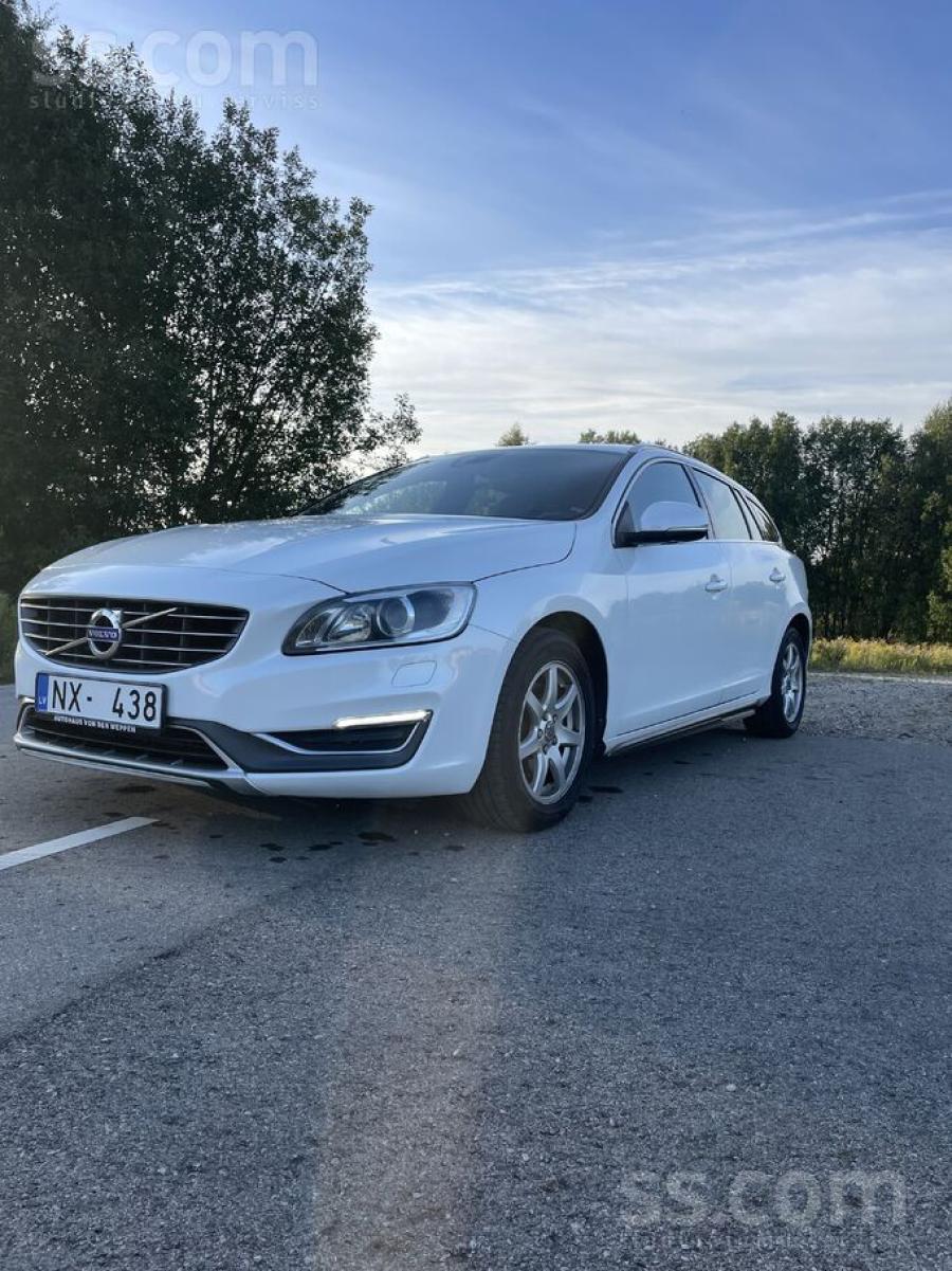 White Volvo V60 2014 in Valka, with an engine capacity of 2.00 L and mileage of 310 thousand km for 6900 €, photo 1 on AUTOMOTO.COM.LV