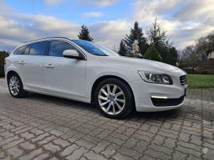 Balts Volvo V60 2014 Kauņa, ar dzinēja tilpumu 1.97 L un nobraukumu 271 tūkst. km par 6150 €, foto 2 vietnē AUTOMOTO.COM.LV