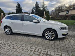 Balts Volvo V60 2014 Kauņa, ar dzinēja tilpumu 1.97 L un nobraukumu 271 tūkst. km par 6150 €, foto 5 vietnē AUTOMOTO.COM.LV