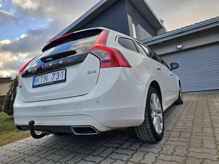 Balts Volvo V60 2014 Kauņa, ar dzinēja tilpumu 1.97 L un nobraukumu 271 tūkst. km par 6150 €, foto 6 vietnē AUTOMOTO.COM.LV