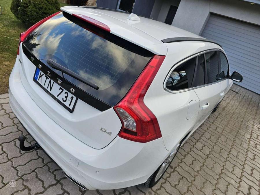 Balts Volvo V60 2014 Kauņa, ar dzinēja tilpumu 1.97 L un nobraukumu 271 tūkst. km par 6150 €, foto 7 vietnē AUTOMOTO.COM.LV