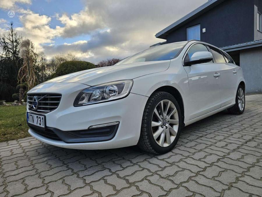 Balts Volvo V60 2014 Kauņa, ar dzinēja tilpumu 1.97 L un nobraukumu 271 tūkst. km par 6150 €, foto 10 vietnē AUTOMOTO.COM.LV