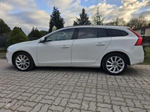 Balts Volvo V60 2014 Kauņa, ar dzinēja tilpumu 1.97 L un nobraukumu 271 tūkst. km par 6150 €, foto 13 vietnē AUTOMOTO.COM.LV
