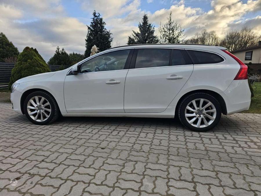 Balts Volvo V60 2014 Kauņa, ar dzinēja tilpumu 1.97 L un nobraukumu 271 tūkst. km par 6150 €, foto 13 vietnē AUTOMOTO.COM.LV