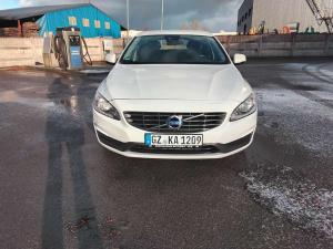 Balts Volvo V60 2014 Šauļi, ar dzinēja tilpumu 1.98 L un nobraukumu 340 tūkst. km par 4900 €, foto  vietnē AUTOMOTO.COM.LV